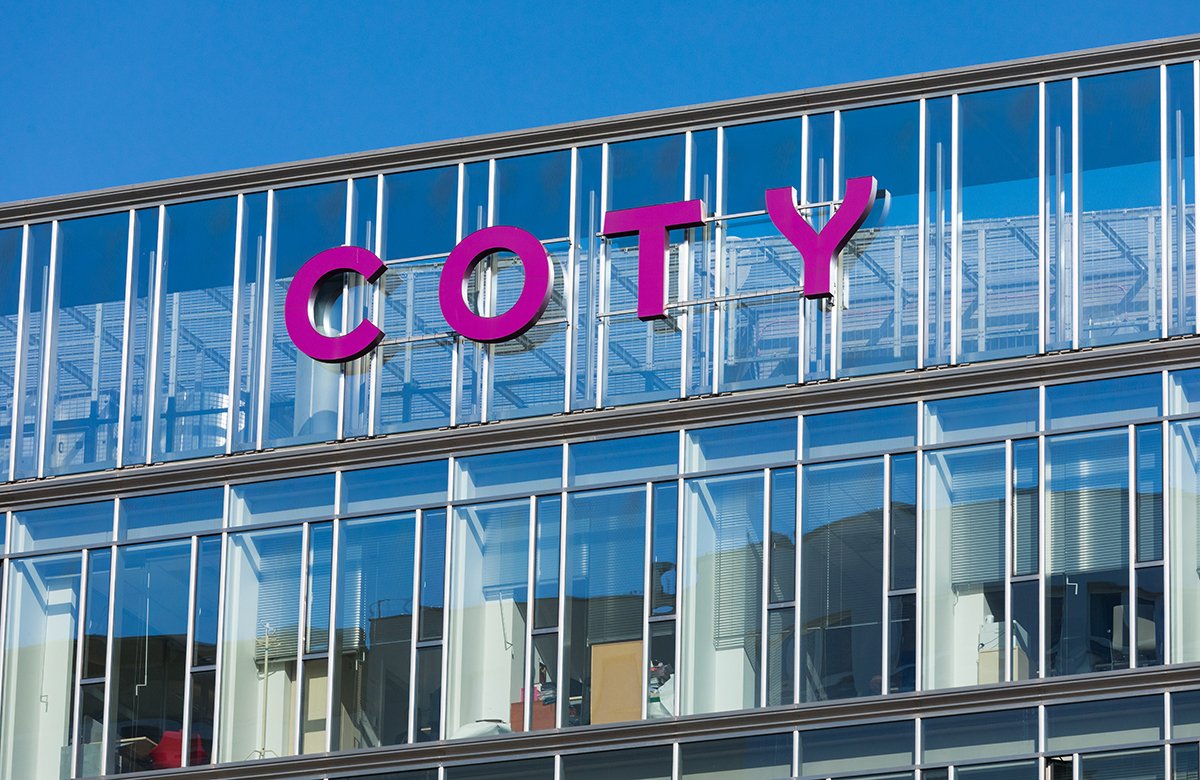 Лента.ру on Twitter: "Косметическая компания Coty решила приостановить ...