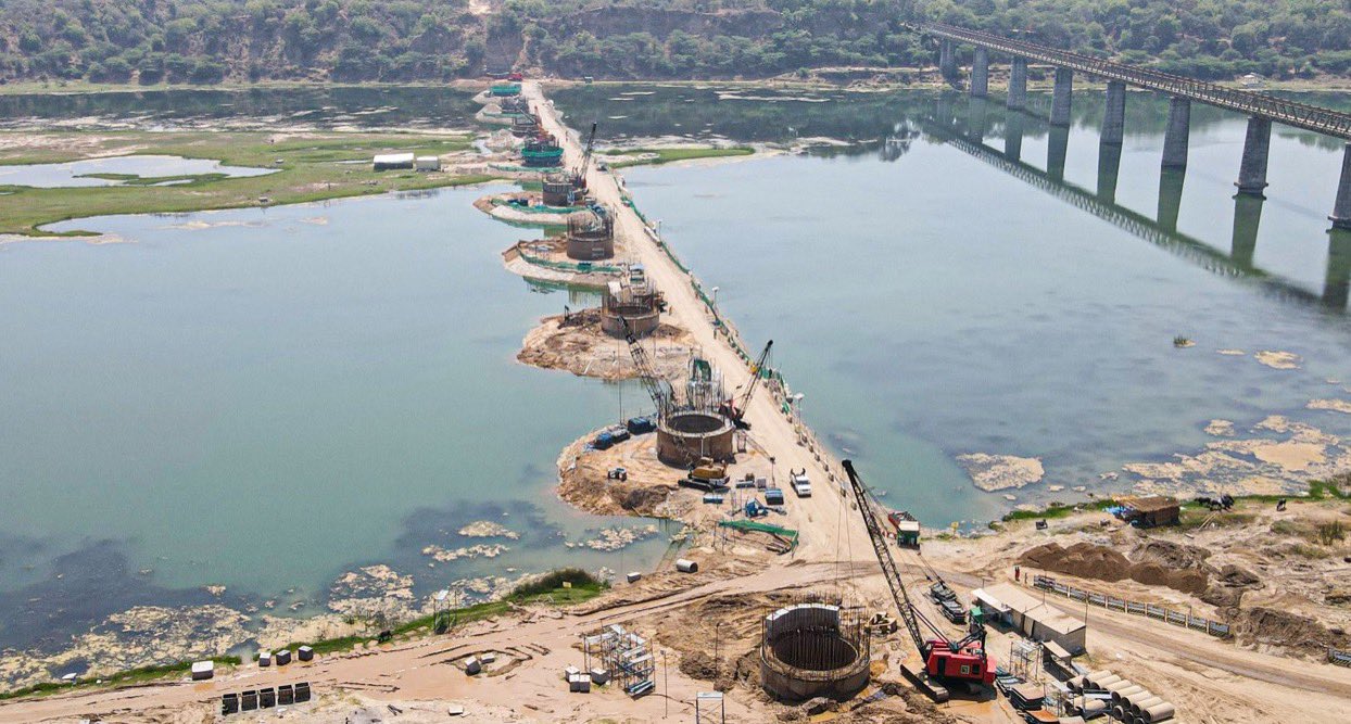 Ministry of Railways on Twitter: "High Speed Rail Project - Picking Pace! Glimpses of the fast ...