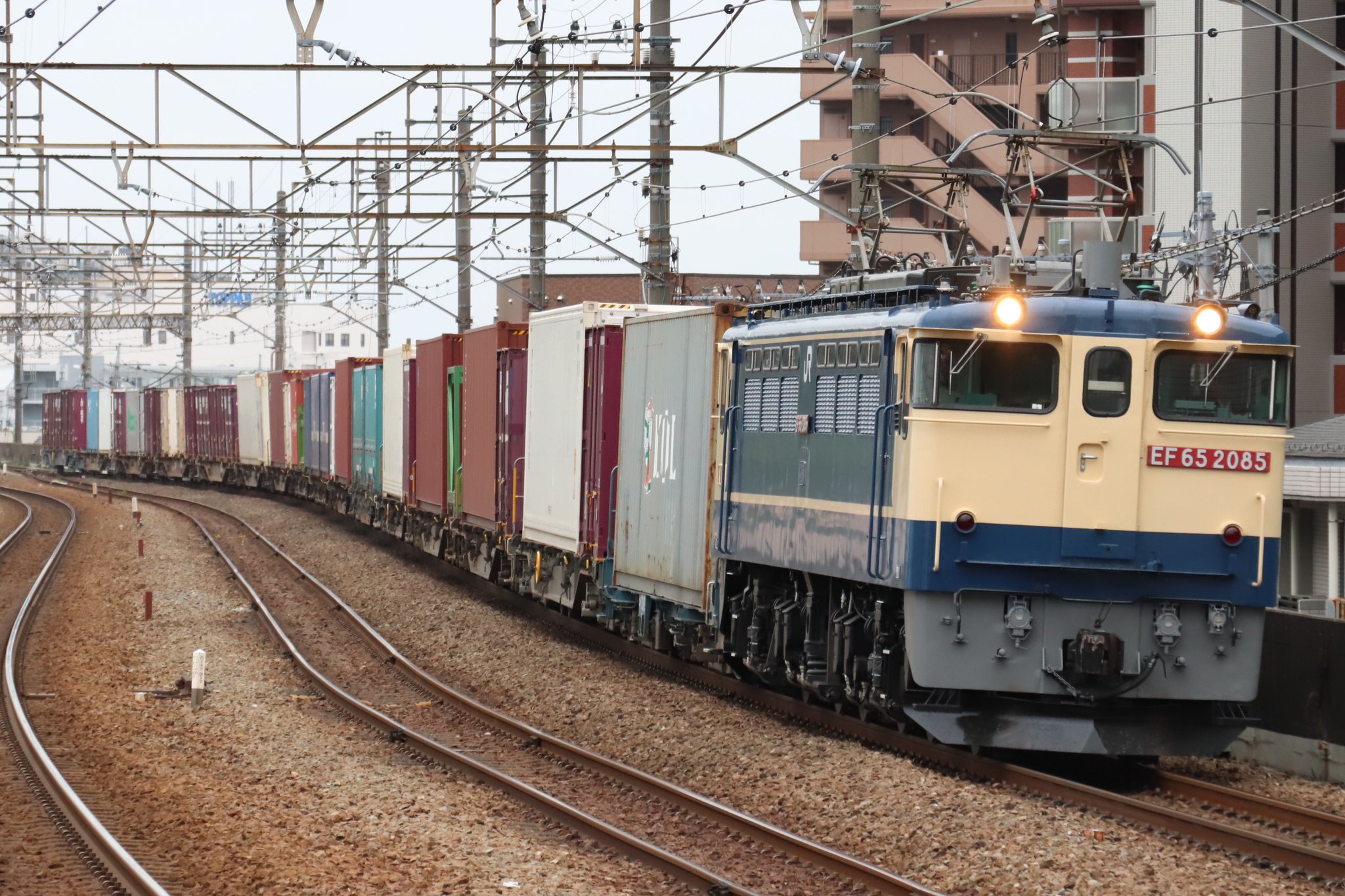 SS-20の人💮🎙️ on Twitter: "2022/4/28 4072レ EF65 2085+コキ16車 3064レ EH500-6+コキ20車 75レ EF210-901+コキ24車 ...