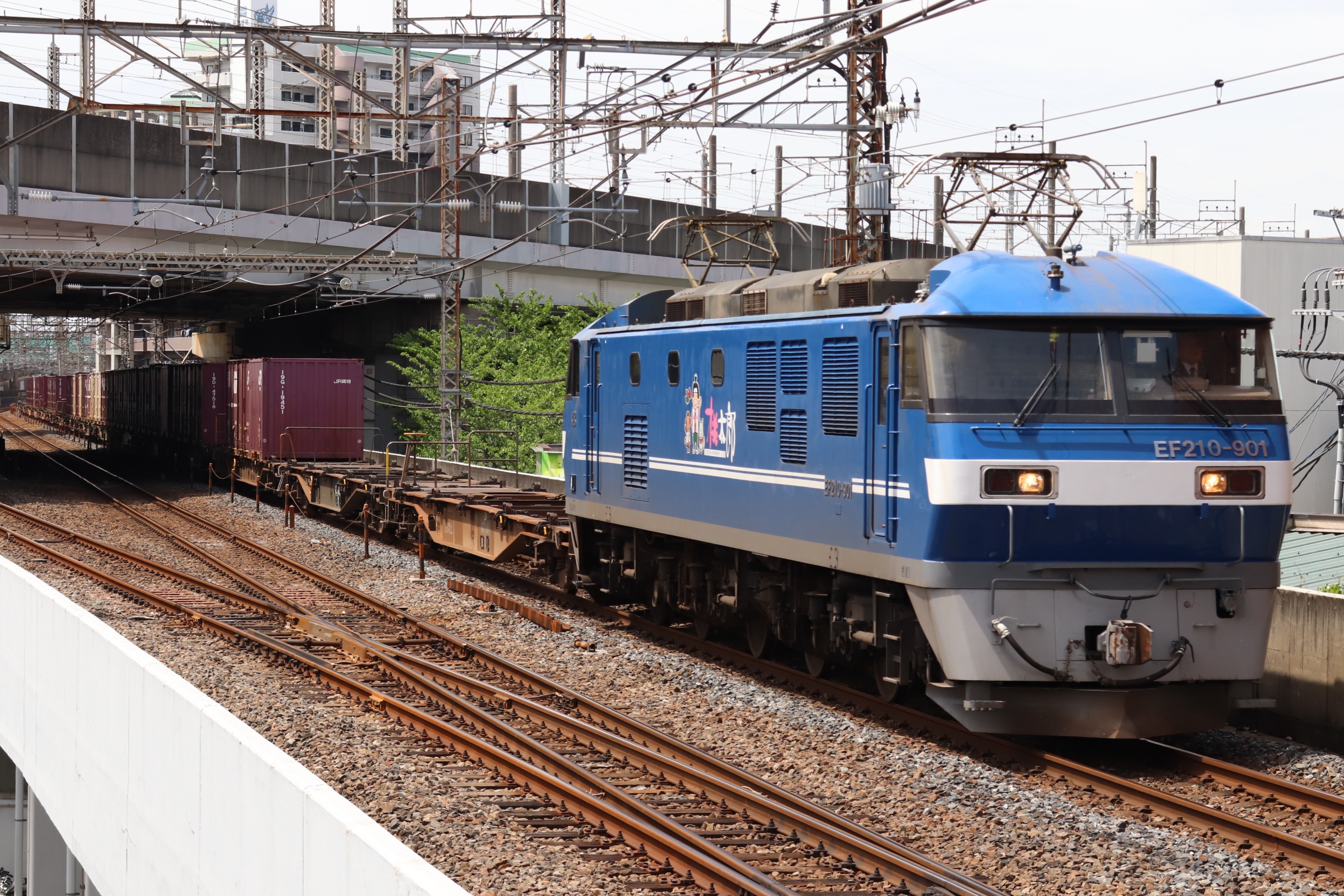 SS-20の人💮🎙️ on Twitter: "2022/4/28 4072レ EF65 2085+コキ16車 3064レ EH500-6+コキ20車 75レ EF210-901+コキ24車 ...