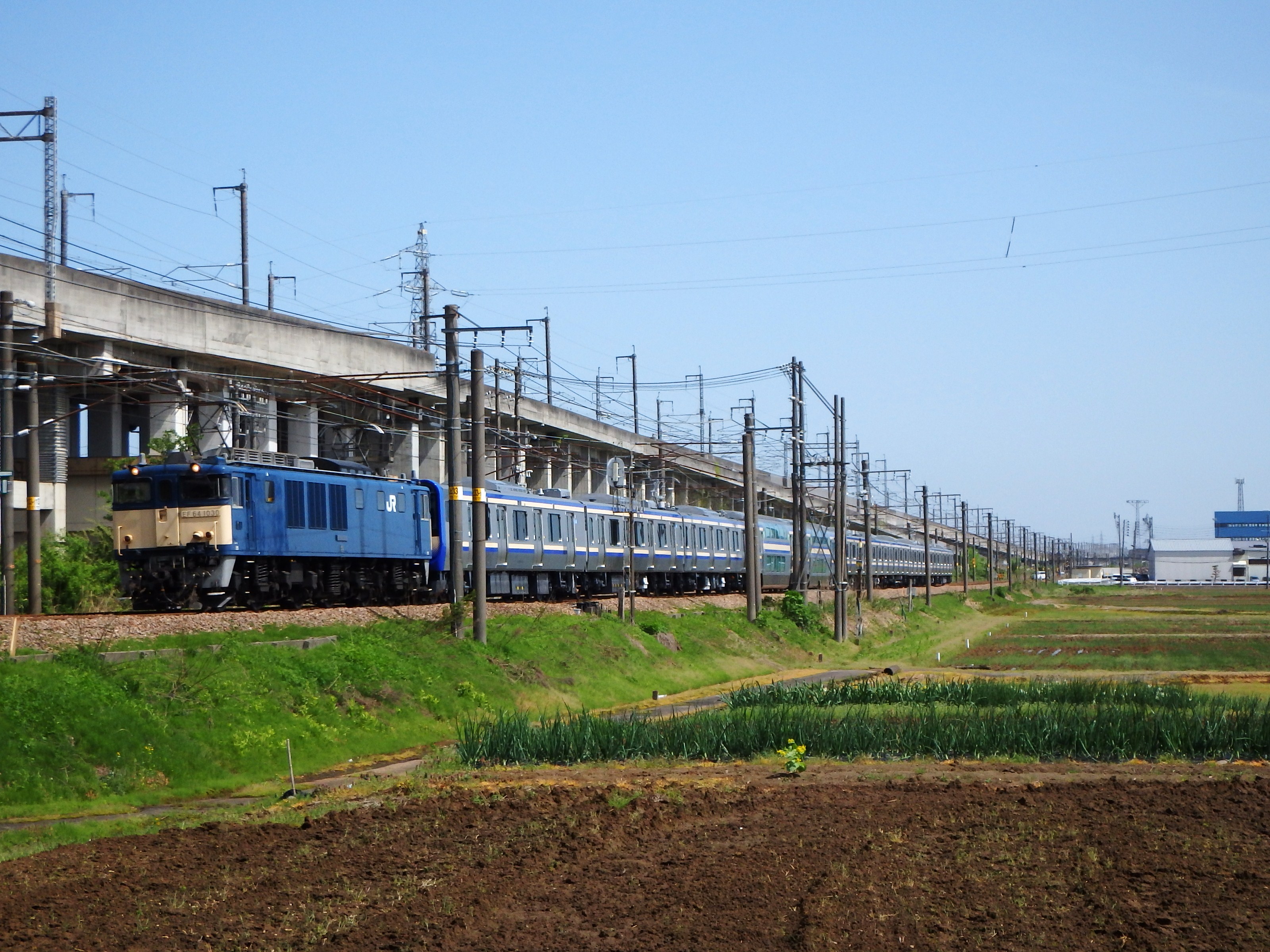 にいてつ on Twitter: "EF64-1030[長岡]牽引E235系F-16編成配給輸送信越本線押切～北長岡 https://t.co/0kETeiiUYa" / Twitter