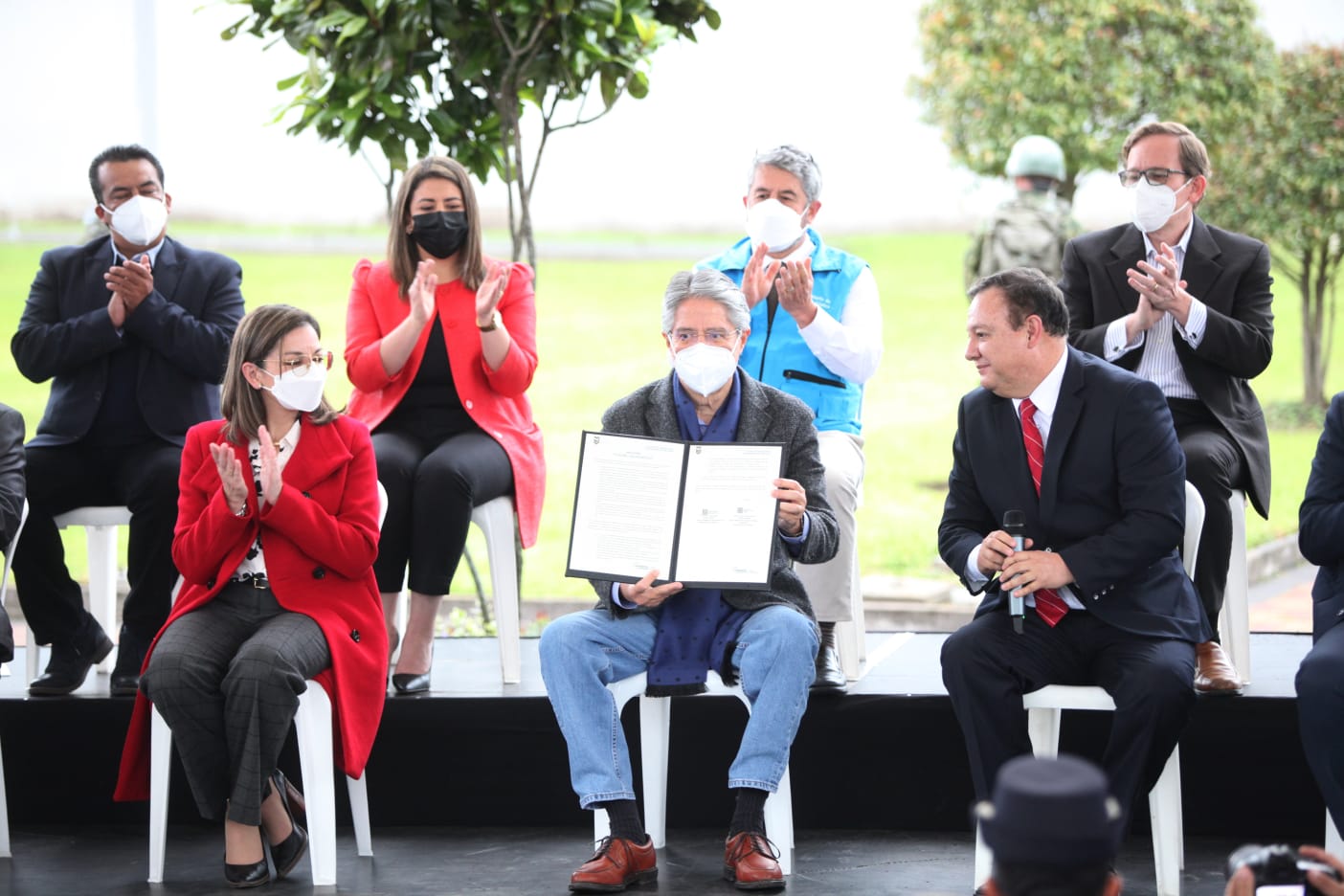 Presidencia ECU on Twitter: "Ecuador 100 % reactivado sin mascarillas. El presidente ...