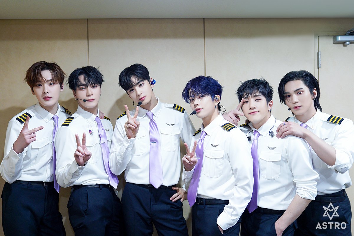 ASTRO Philippines on Twitter: "[📷] OFFICIAL FANCAFE 220429 ASTRO 2022 AAF "Gate 6" Waiting Room ...