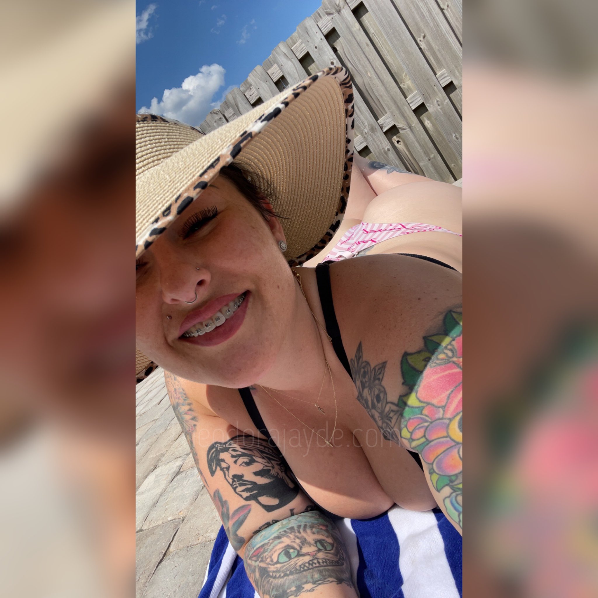 Theoamilf on Twitter: "Tanning the booty ️ https://t.co/oN3Os8eJzm ...