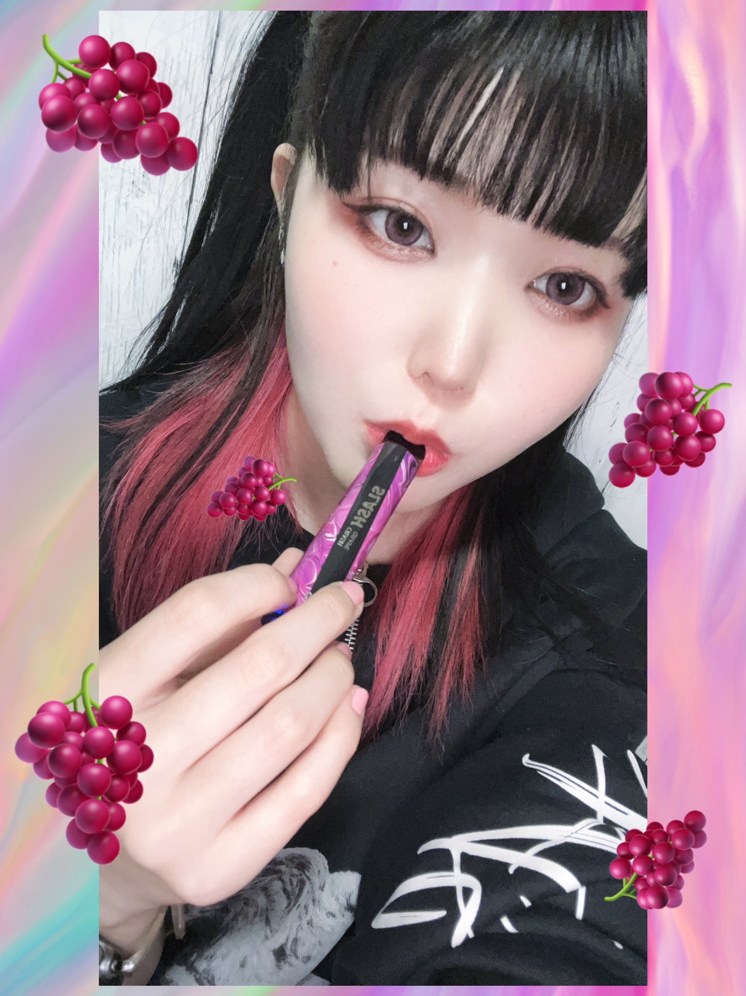 真宮みれい🐇🥀 on Twitter: "SLASHさん @VapeSlash から最新フレーバーの10クラッシュグレープを頂きました💕 しっかり葡萄の味でちゃんとスースー🧊🍇 濃過ぎず癖が ...