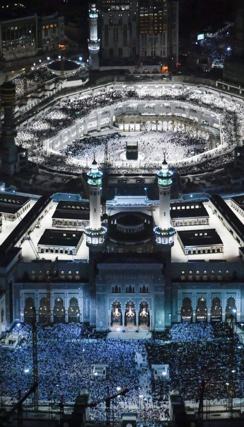 Kaaba At Night Wallpaper