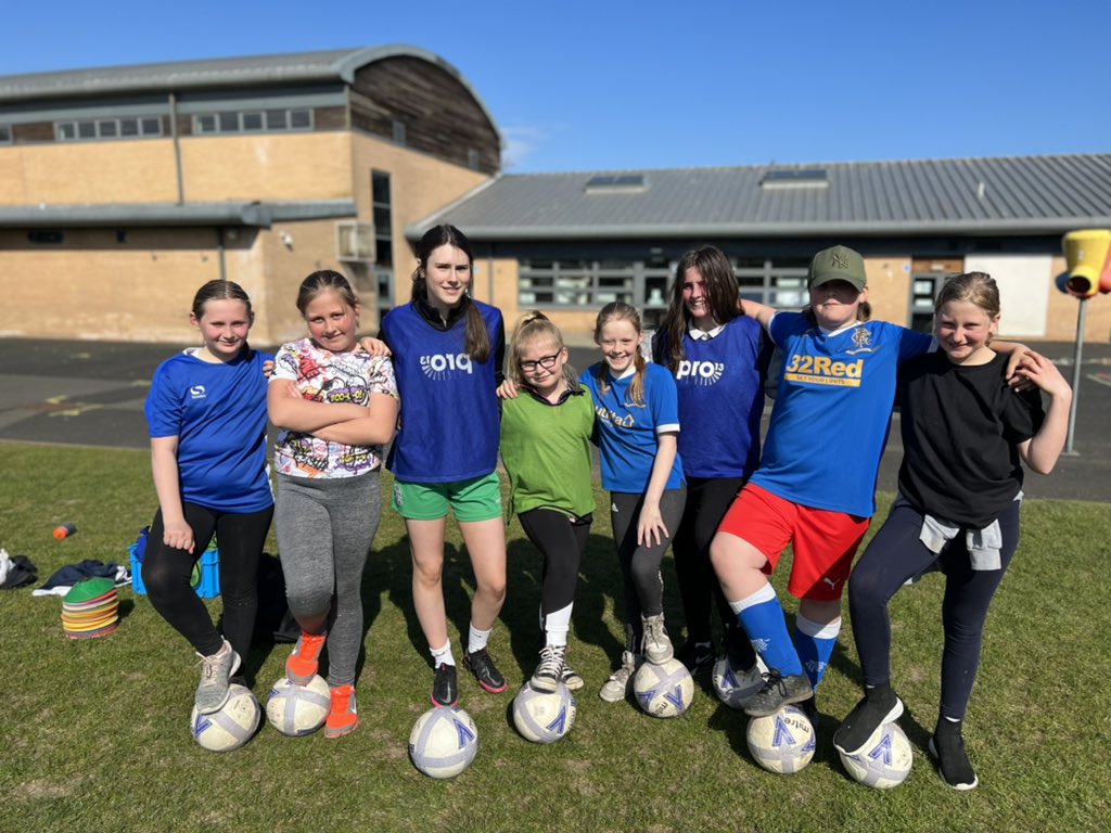 Fife Active Schools on Twitter: "🔵🟡 | Girls Football @FairIslePS Brilliant to have Fallon from ...