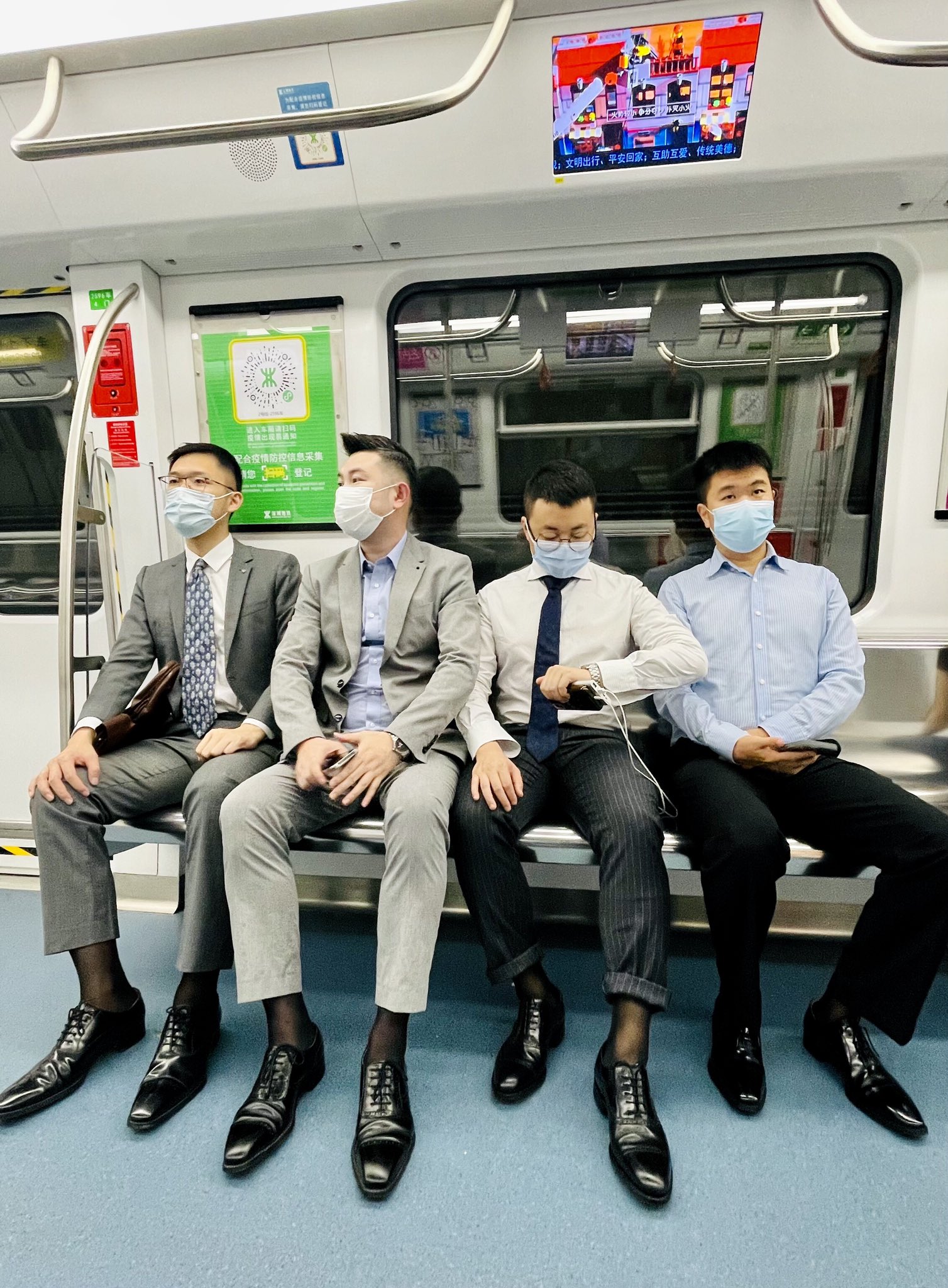 小恶魔太一 On Twitter 饭局过后的都市夜归人 Rp5gfujckj Twitter