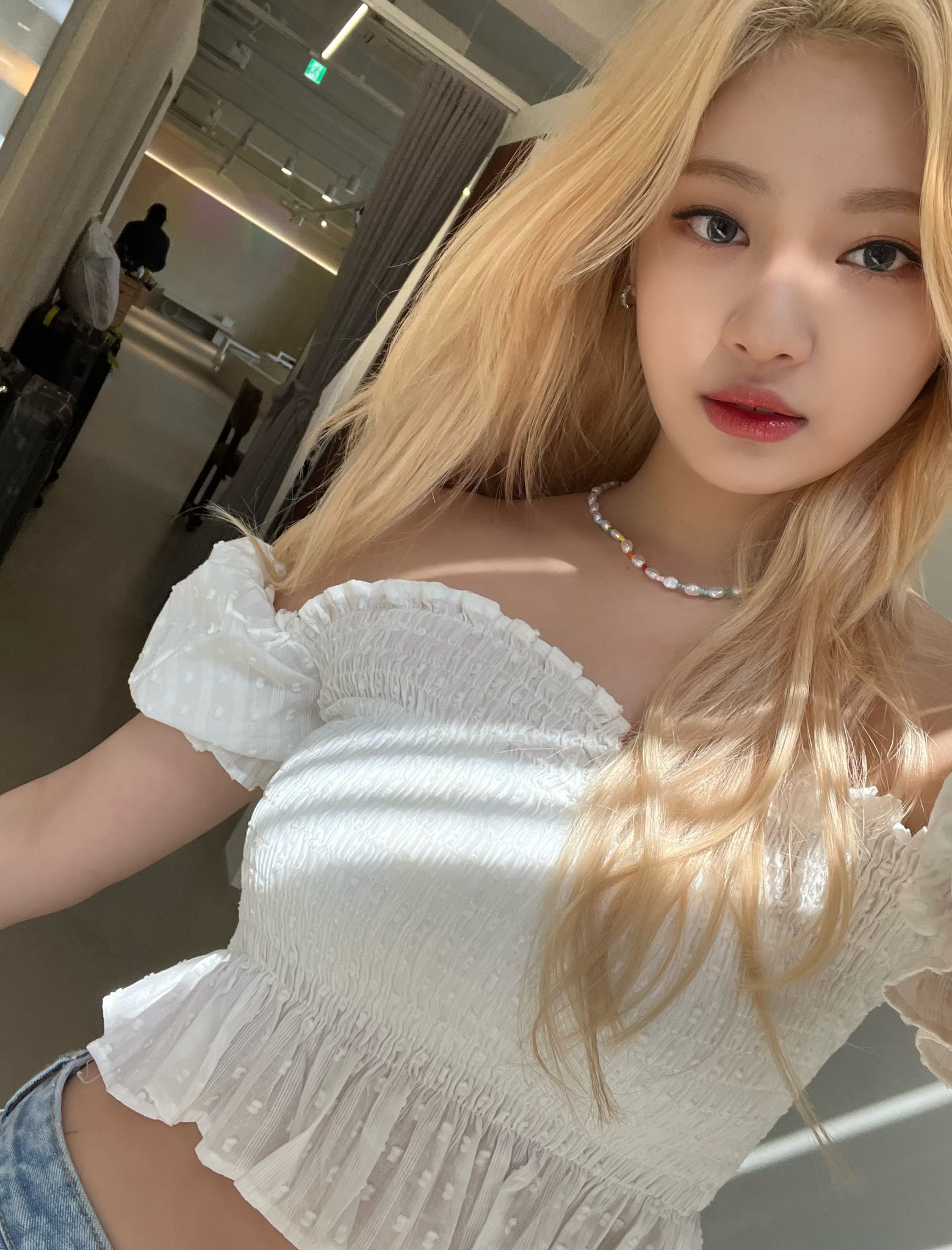 AESPA BENGAL on Twitter: "[220429] BUBBLE UPDATE : 🦋 - +4 📸 - i bought flowers 🌸 https://t.co ...