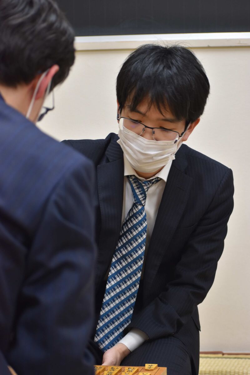 岡 稔 on Twitter: "RT @SportsHochi: 豊島将之九段と池永天志五段が王位戦の挑戦者決定戦進出 勝者が #藤井聡太 王位に挑戦 https://t.co ...