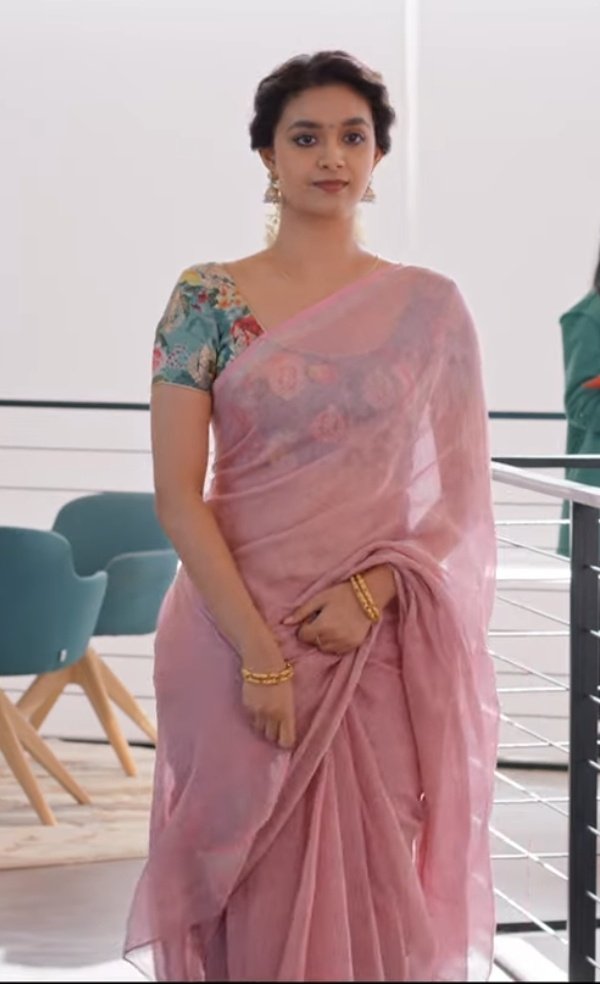 Keerthi Suresh Navel