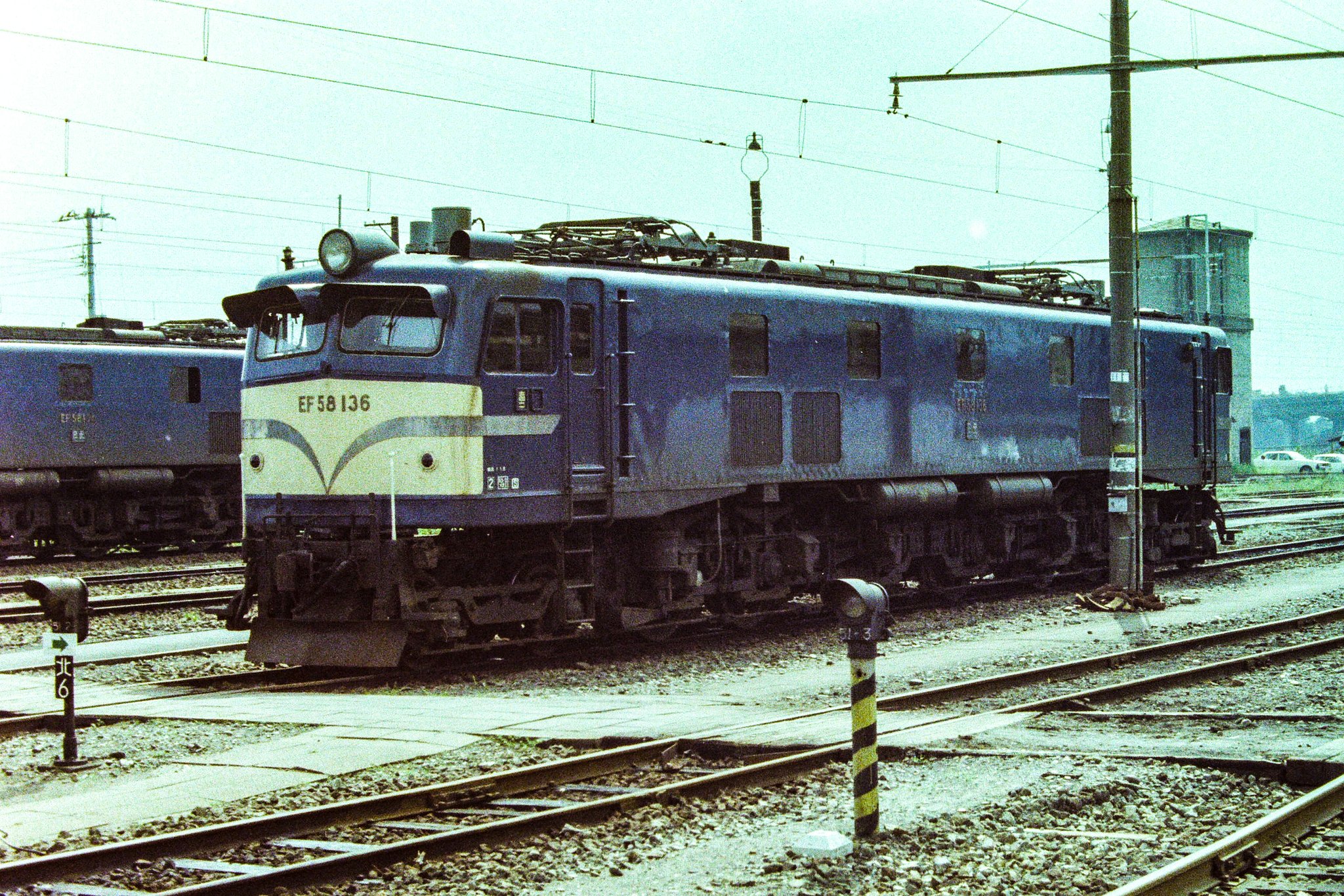 歳ももう時期ゴハチ ef(^^)58 on Twitter: "今日もゴハチを。 典型的な上越型 #国鉄 #高崎線 #上越線 #高崎第二機関区 #ef58 #136号機 #ゴハチ https ...