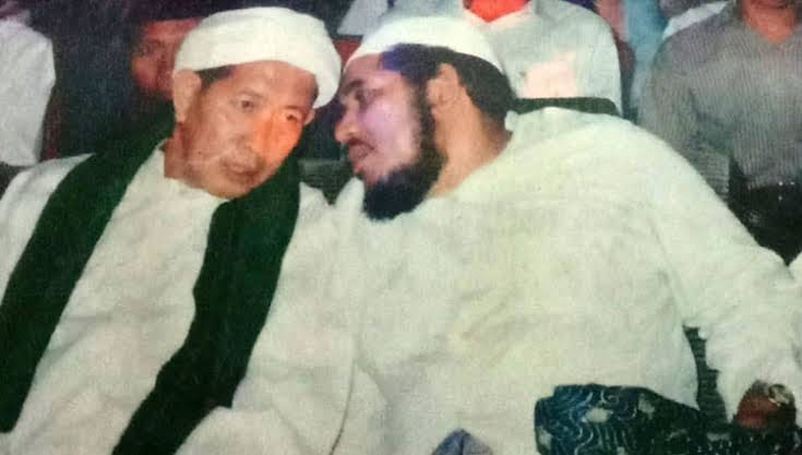 [utas] Kyai Kontroversi Dan Sakti Kiai Badri Masduki adalah kiai yang ...