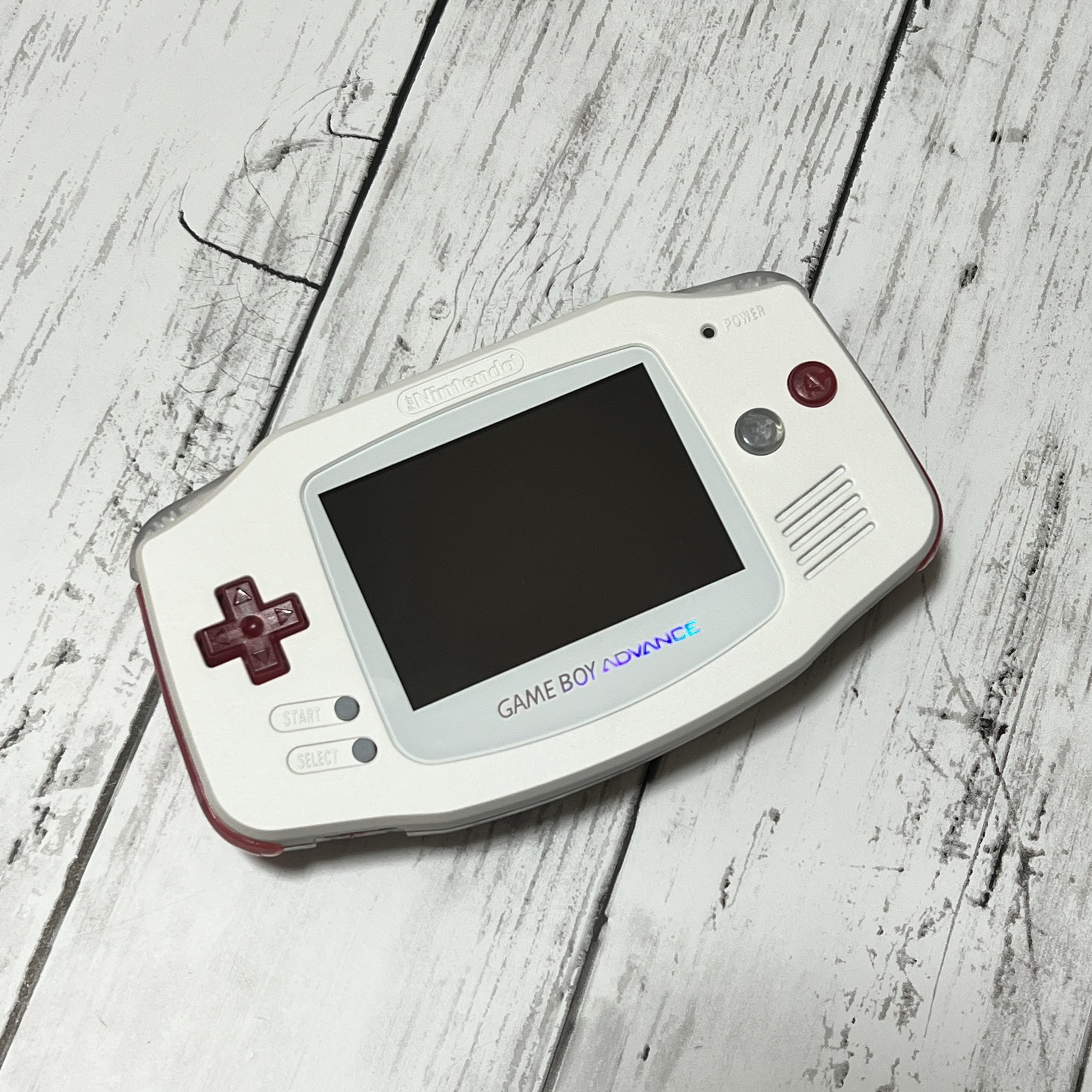 【公式】ヒミツノバ/HIMITSUNOVA on Twitter: "一見普通のクリアとクリアピンクのボタンを使ったGBAですが… 電源を入れるとSFCモデルに変身します🤣 LEDの光を邪魔し ...