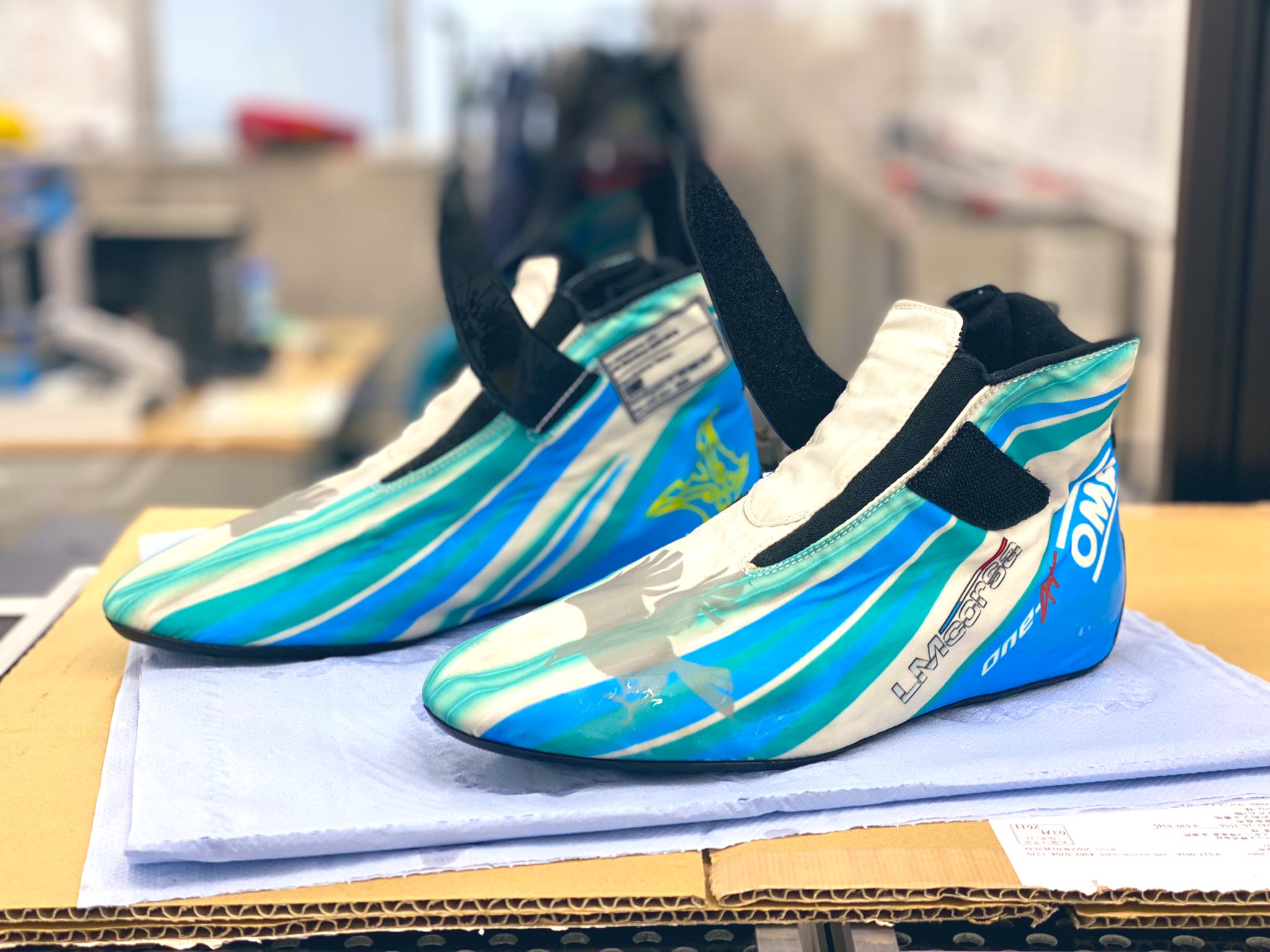 Hiroki Yoshimoto on Twitter: "ドライバー交代の時、マフラーの出口でレーシングシューズがめちゃくちゃ汚れたから洗濯 ...