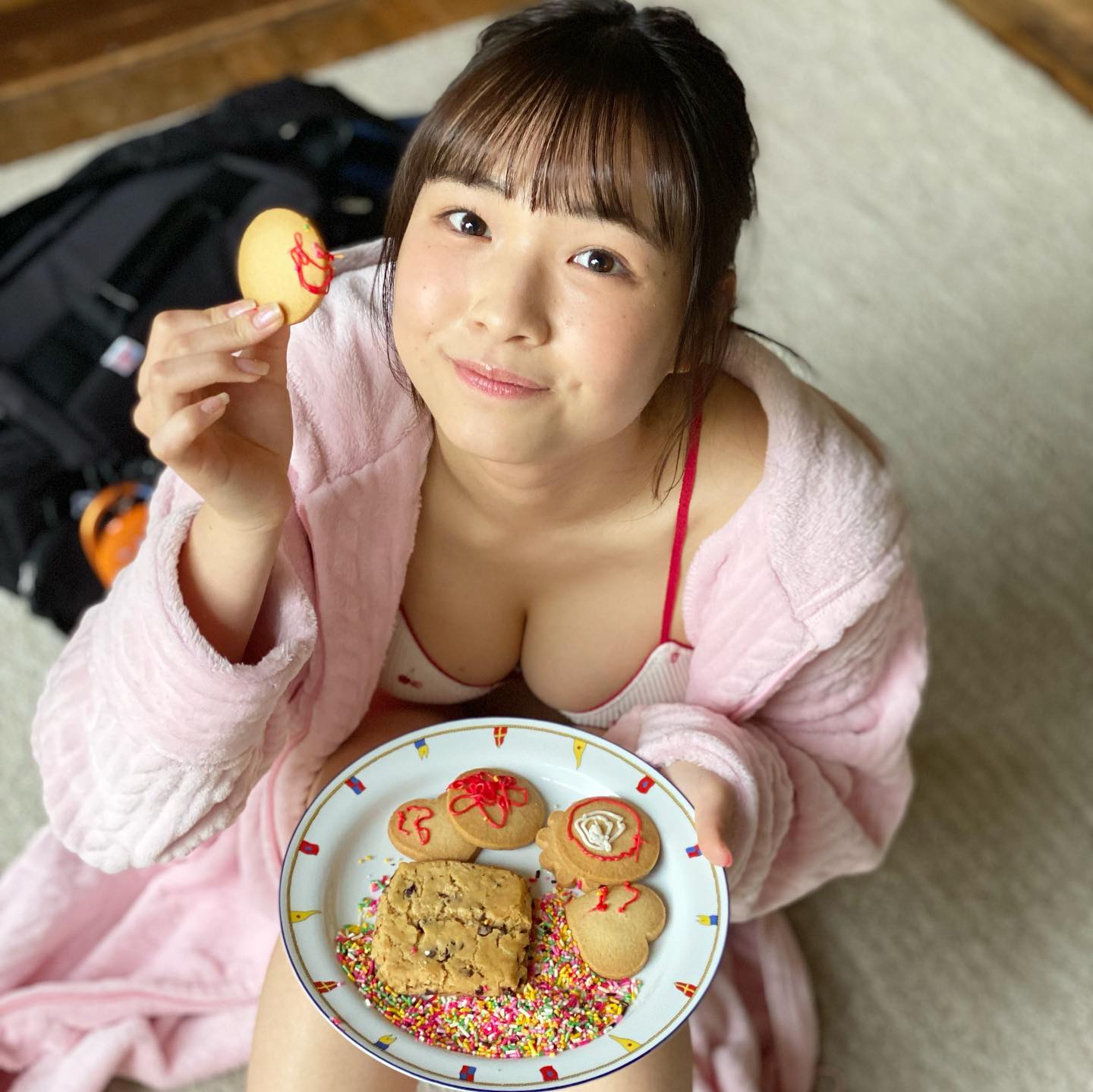 RBB TODAY on Twitter: "天野きき、ビキニでお菓子作り！キュートなオフショが公開に https://t.co ...