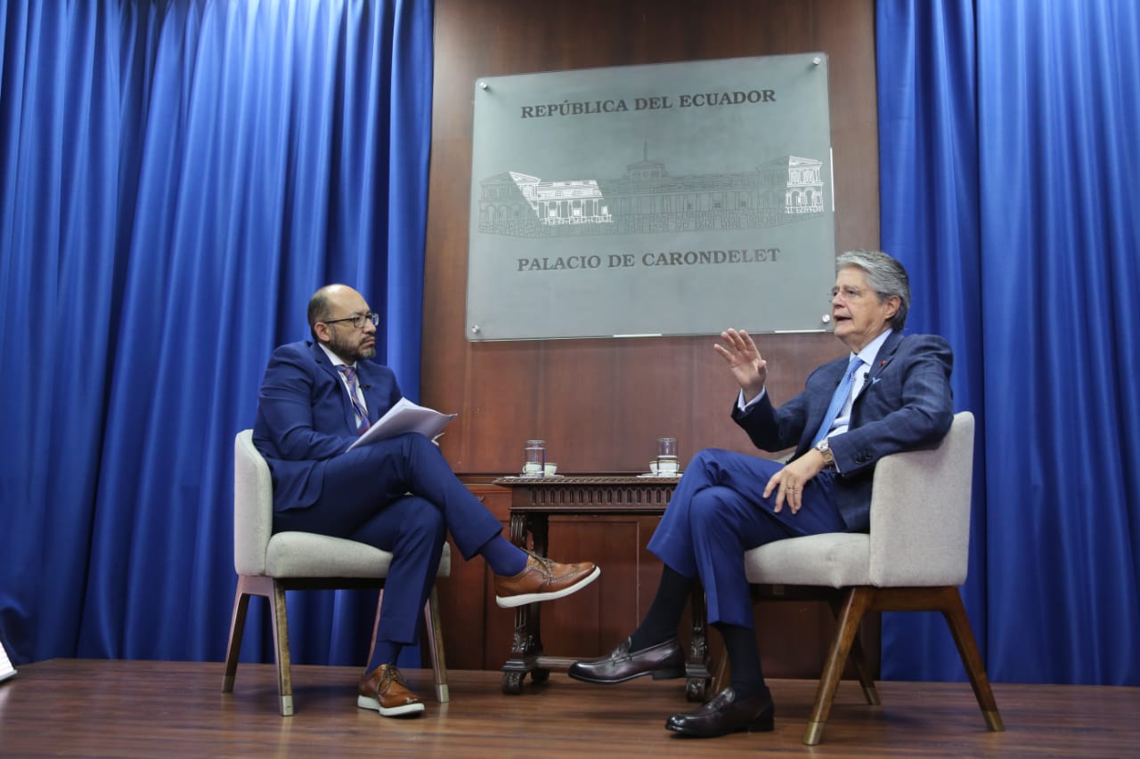 Presidencia ECU on Twitter: "El presidente @LassoGuillermo durante el programa 'Encontrémonos ...