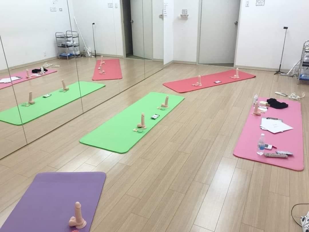 淫乱阴蒂母狗 On Twitter 感觉这个瑜伽课会不想下课 骚货 母狗 性瘾 阴蒂高潮 强制高潮 痴汉调教 憋尿任务 阴蒂寸止 高潮寸止 无限玩弄阴蒂 文爱