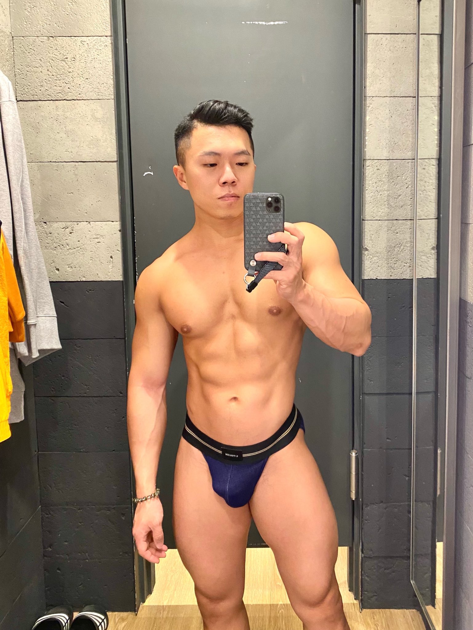 Andy IG: andychng_0919 on Twitter: "更衣室可以做很多事情😳 https://t.co/xicCarebzk" / Twitter