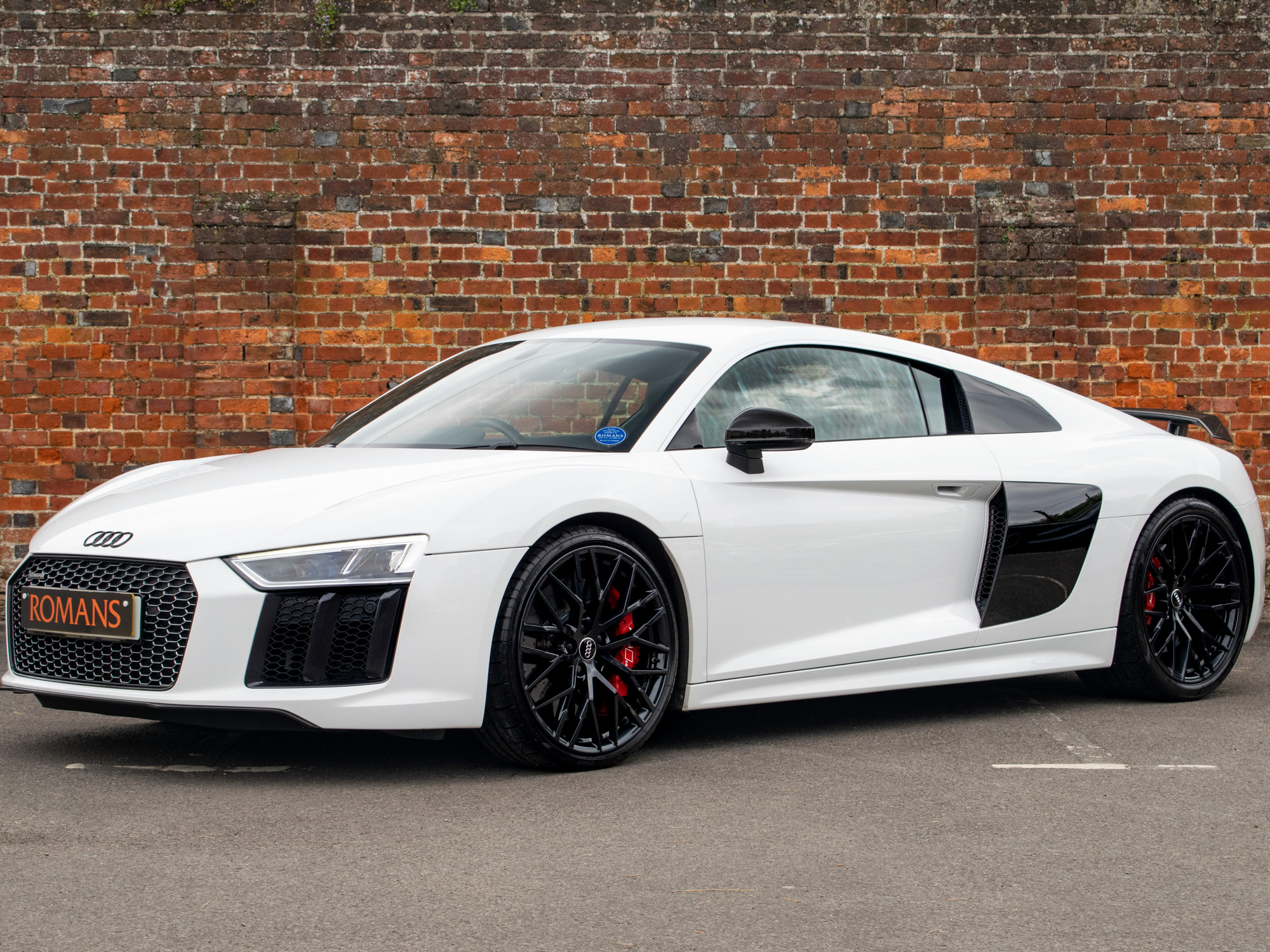 Audi R8 2022 White