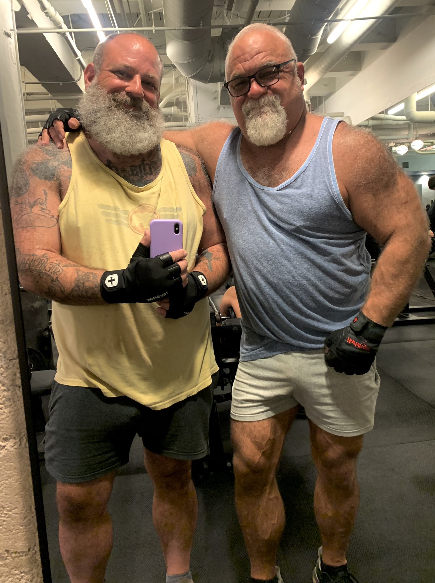 Grey Musclebear on Twitter: "My son and I love to hit the gym. https://t.co/4hI45mHA6V" / Twitter