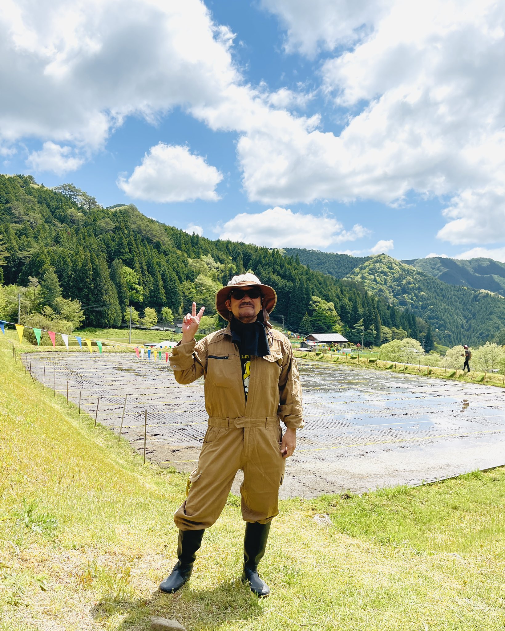 Chagestaff.jp on Twitter: "ずっとアフタヌーンです。 朝にChageさんがつぶやかれていた答えはこちらでした！！ 正解した方はいらっしゃいましたでしょうか？ 今年の秋 ...