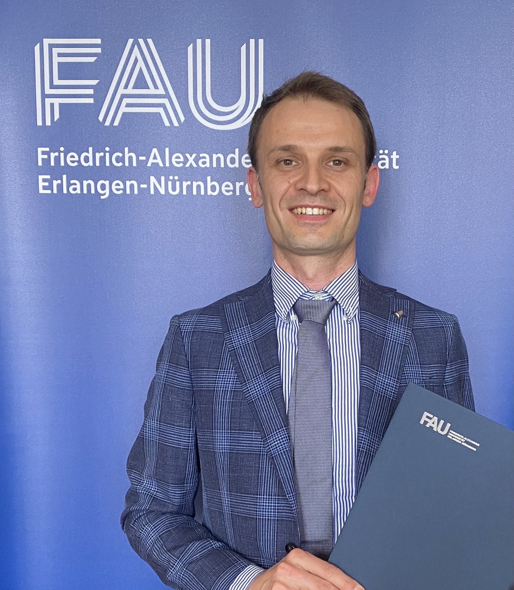 Joachim Hornegger on Twitter: "#FAU is strengthening its expertise on #quantum #technology ...