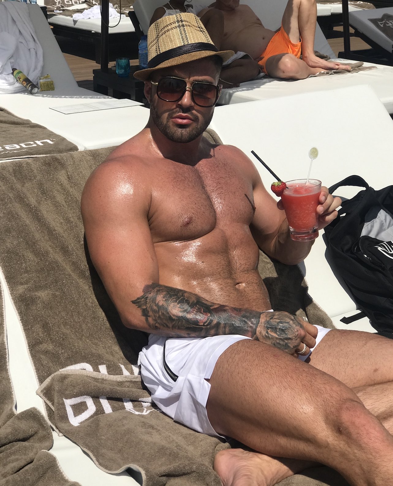 Rogan O'Connor on Twitter: "Papi Chulo https://t.co/HscRjrbm1v https://t.co/jHBXstQ5TK" / Twitter