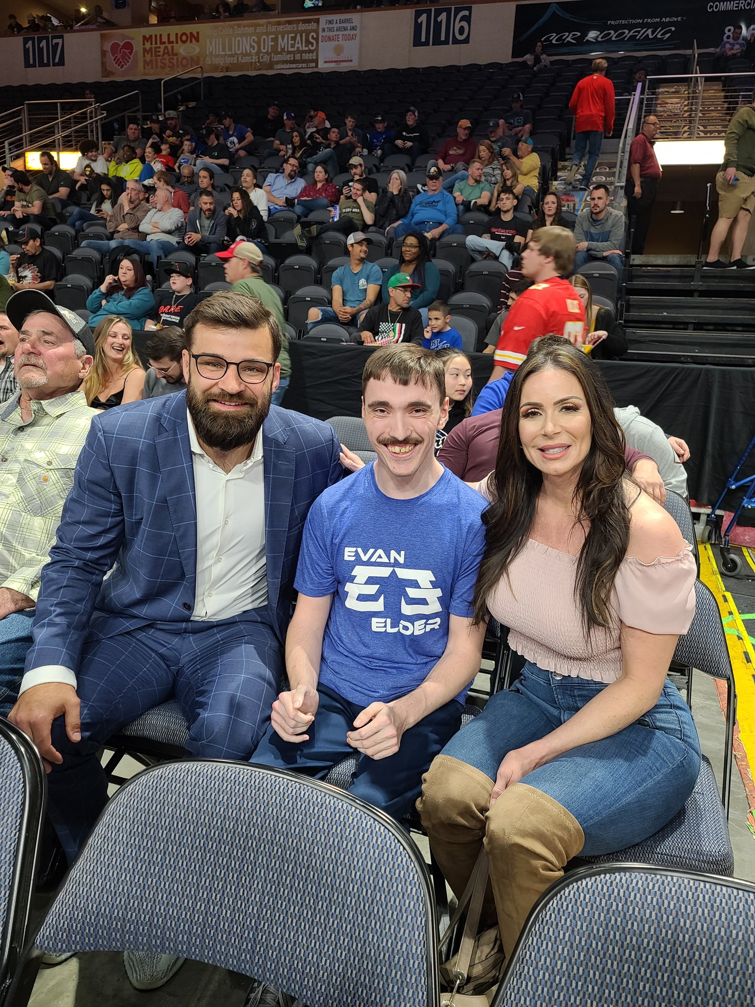 Kendra Lust™ on Twitter: "RT @Nickturnbo: Thank you all for coming by to see me at Fac MMA ...