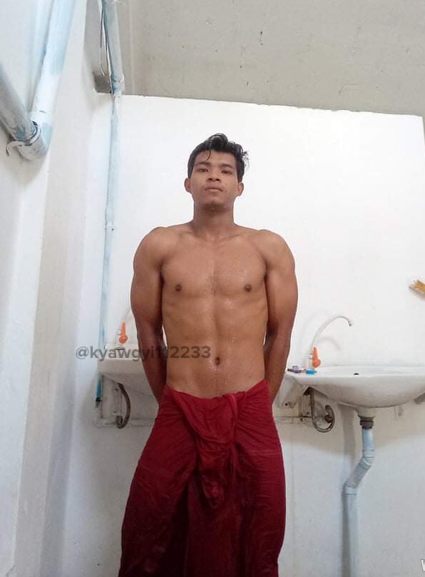 Kyaw Gyi On Twitter အရမ်းထနိ အရမ်းသန်တဲ့ သံလျင်က အလေးမ စခလေး ၂ နောက