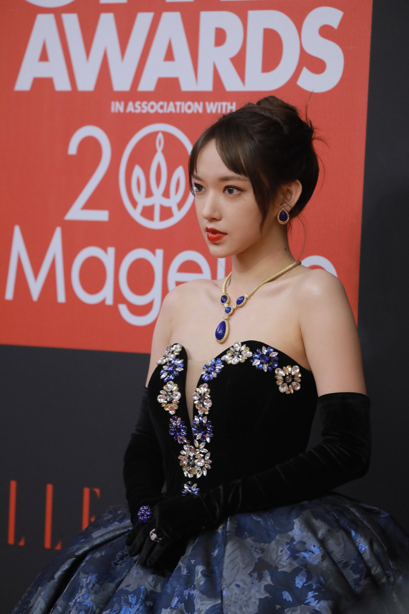 星图大海 on Twitter: "活动现场区：300 程潇elle礼服深v 133p，最新流出的，比之前买断的那套质量更好，奶潇果然够大！自购链接：https://t.co ...