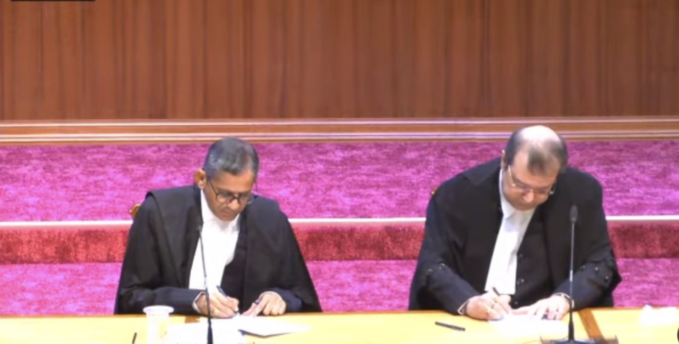 Live Law on Twitter: "Justice JB Pardiwala takes oath as the Judge Of Supreme Court of India. # ...