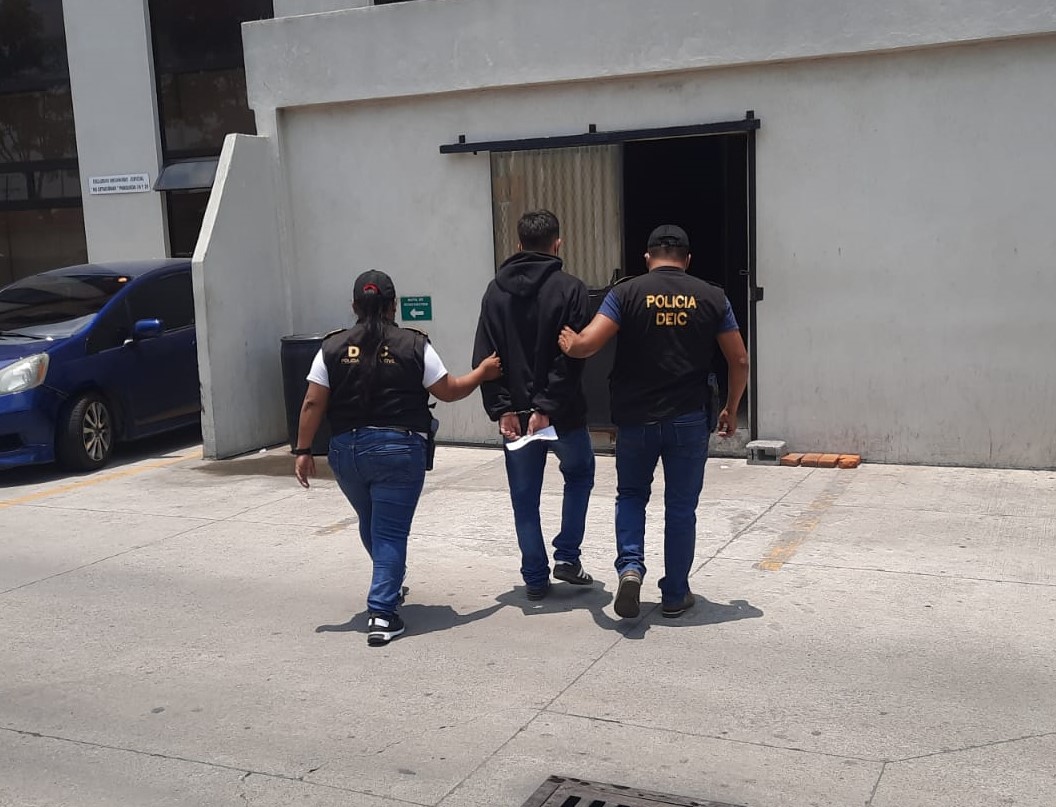 Pnc De Guatemala On Twitter En Casos Distintos Capturan A Dos
