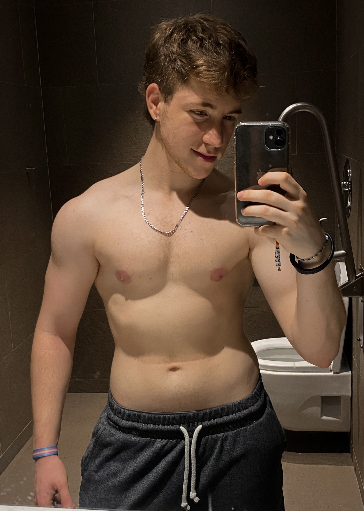 lucas on Twitter: "han pasado 3 meses entre estas dos fotos. voy a mi ritmo pero qué gusto ver ...