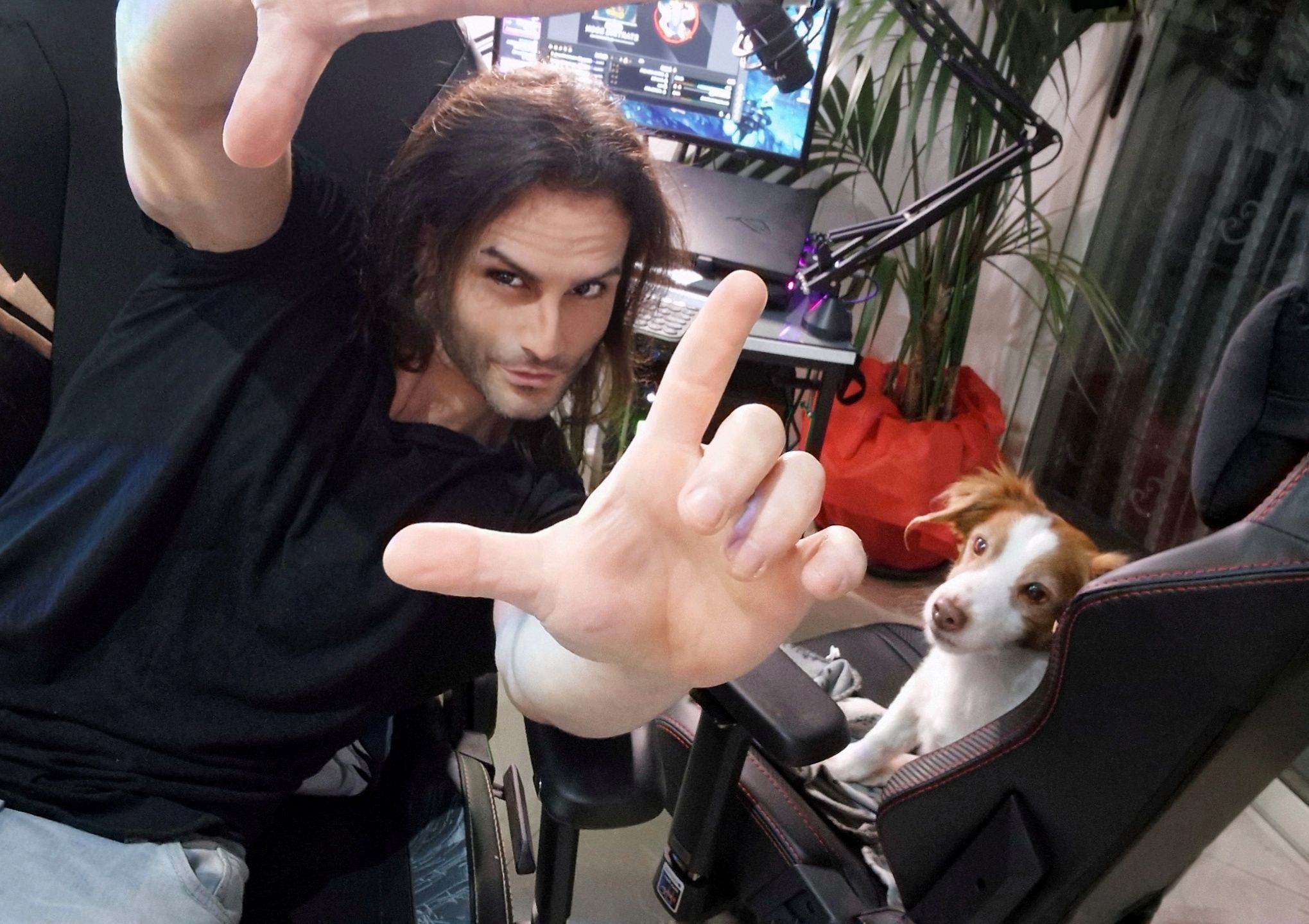 Taryn (Amon 😈) on Twitter: "Yo! WE ARE LIVE! ️ Let's have some chill and chat 😁 Join us at https ...