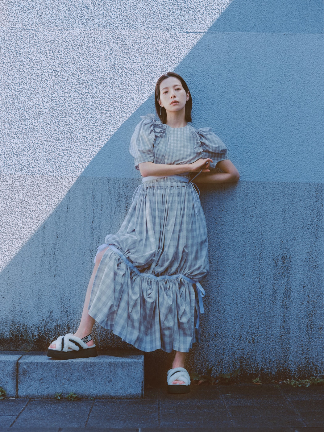 GINZA on Twitter: "今年のサンダルは決めた？〈FLUFF〉コレクションを女優・桜井ユキが素足で軽快にはきこなす。https://t.co/DVgcKoXqXW #pr ...