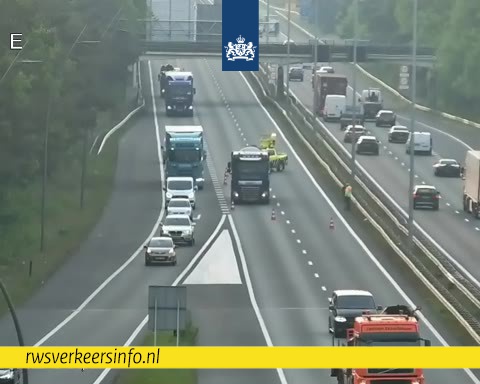 Rijkswaterstaat Verkeersinformatie on Twitter: "🚚 | Vrachtwagen met pech op de #A67 bij knp ...