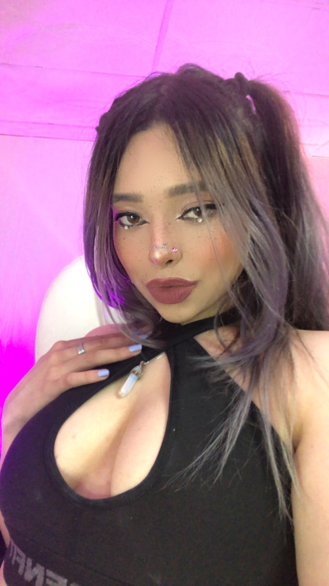 Has Gonzalez. on Twitter: "Strum exclusivo para gente kul. 😎💕 https://t.co/kBkhODT5jx https://t ...