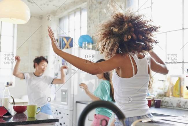 Johanna Hussey on Twitter: "Dancing can help improve brain function and boost your memory. https ...