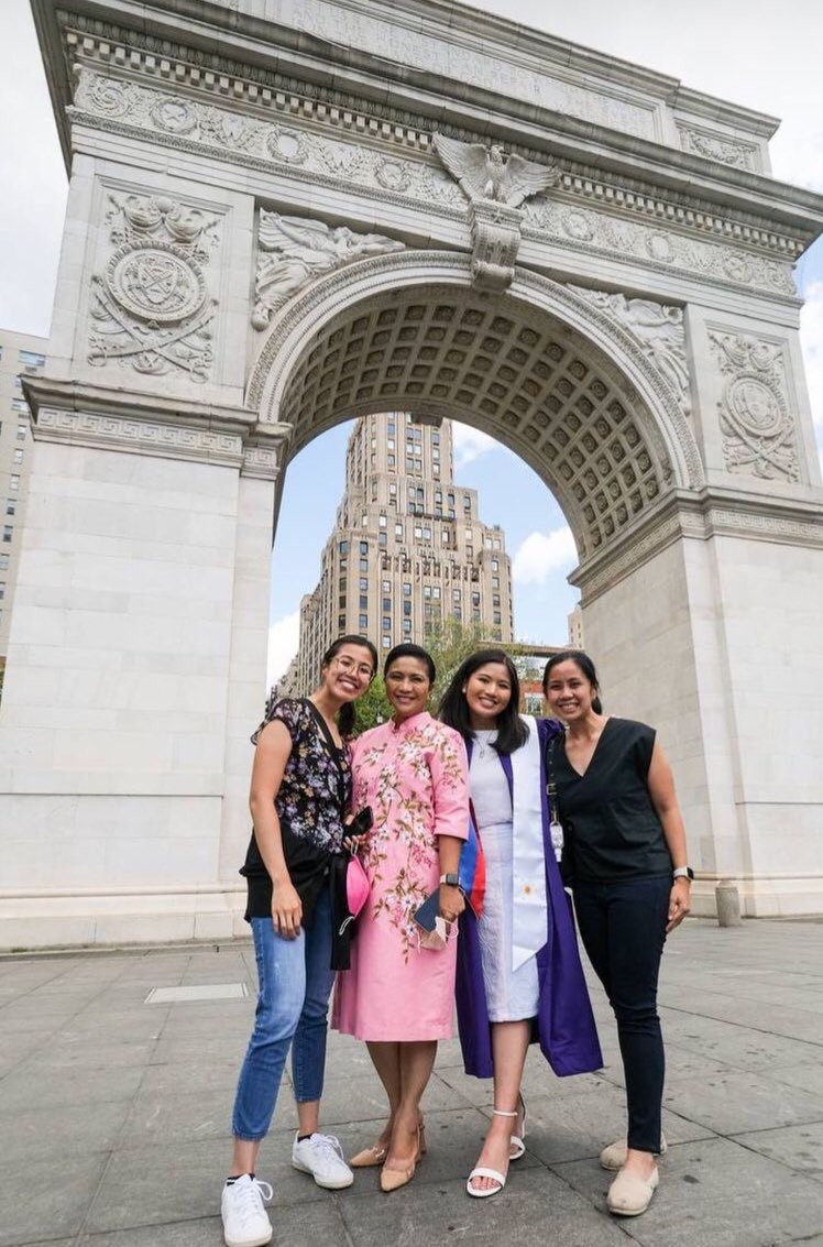 Kwang on Twitter: "Good morning to the Robredos!🌸 https://t.co/h1cY8lMt3S" / Twitter