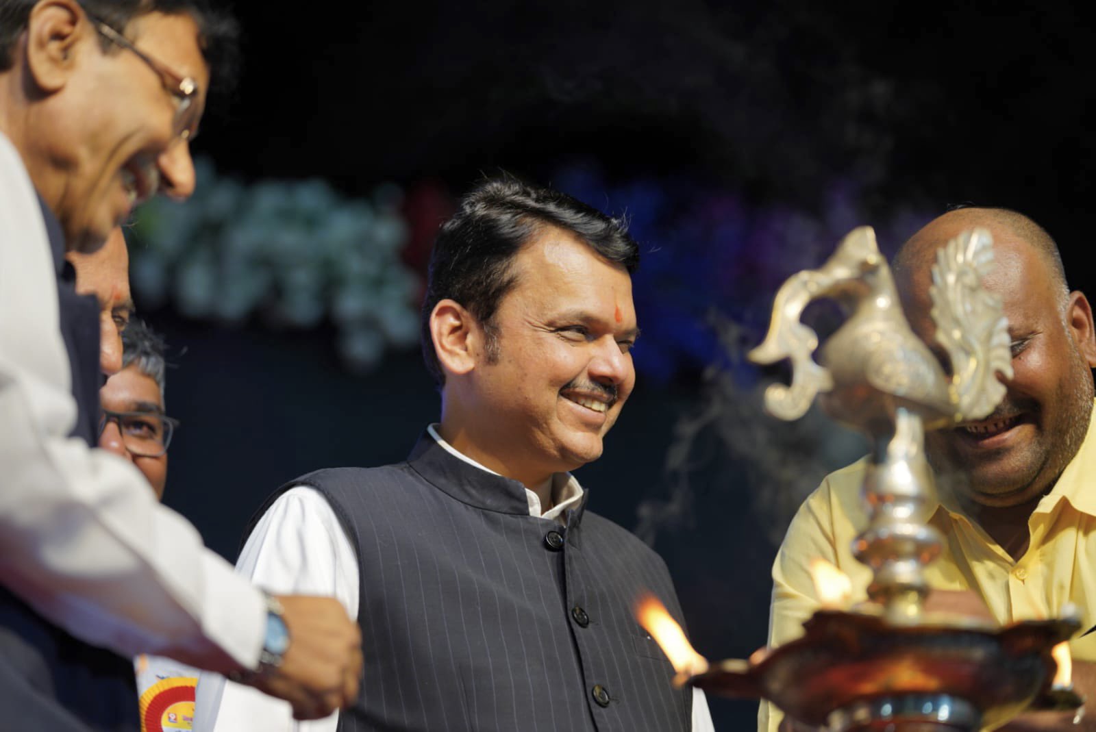 Devendra Fadnavis on Twitter: "‘नाईन न्यूज’च्या ‘गोदा सन्मान’ पुरस्कारांचे वितरण आज नाशकात केले ...