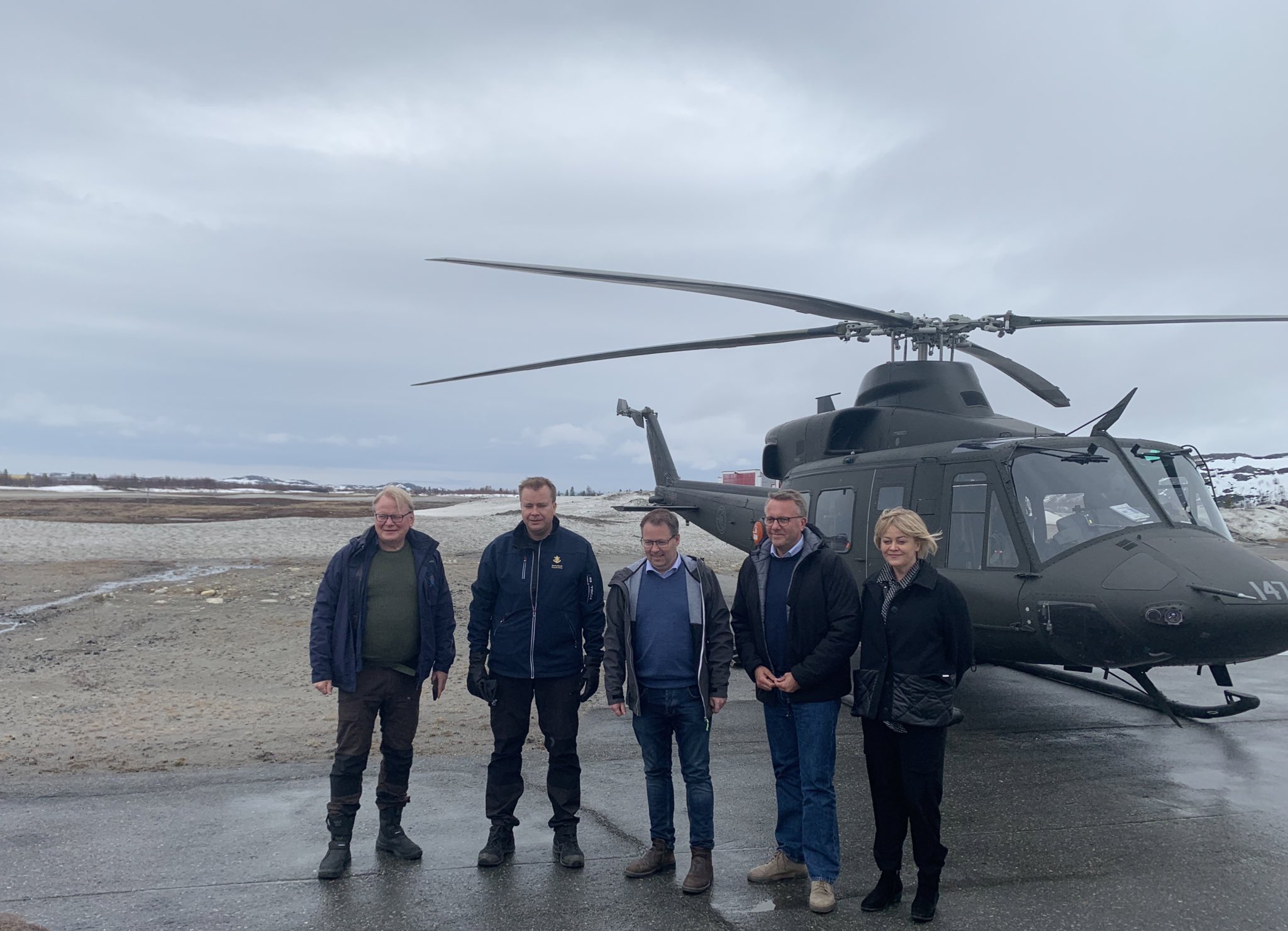 Simon Kruse on Twitter: "Symbolsk. Historisk udmelding om NATO på trapperne i Finland og Sverige ...