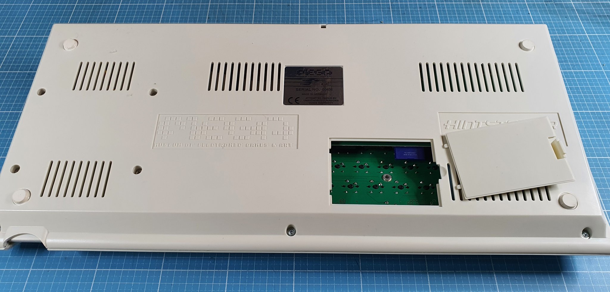 RetroWizzard🇺🇦 on Twitter: "First impressions of the new #Mega65. It looks really awesome.👍 At ...