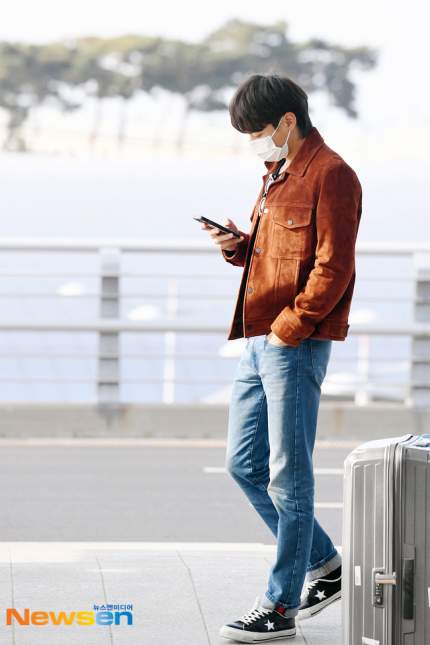 minho’s marine gf on Twitter: "RT @Choi_Dawna: [Newsen] " SHINee's Minho's airport photoshoot ...