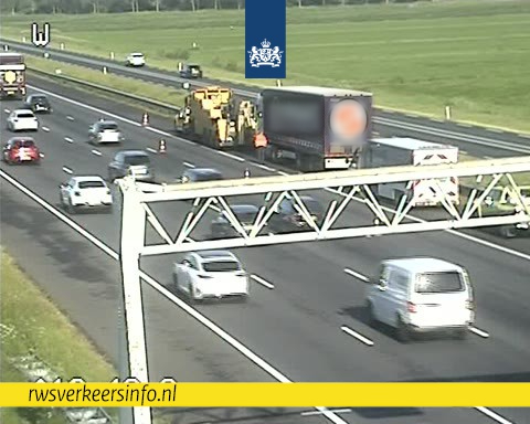 Rijkswaterstaat Verkeersinformatie on Twitter: "Een vrachtwagen met een klapband zorgt voor zo'n ...