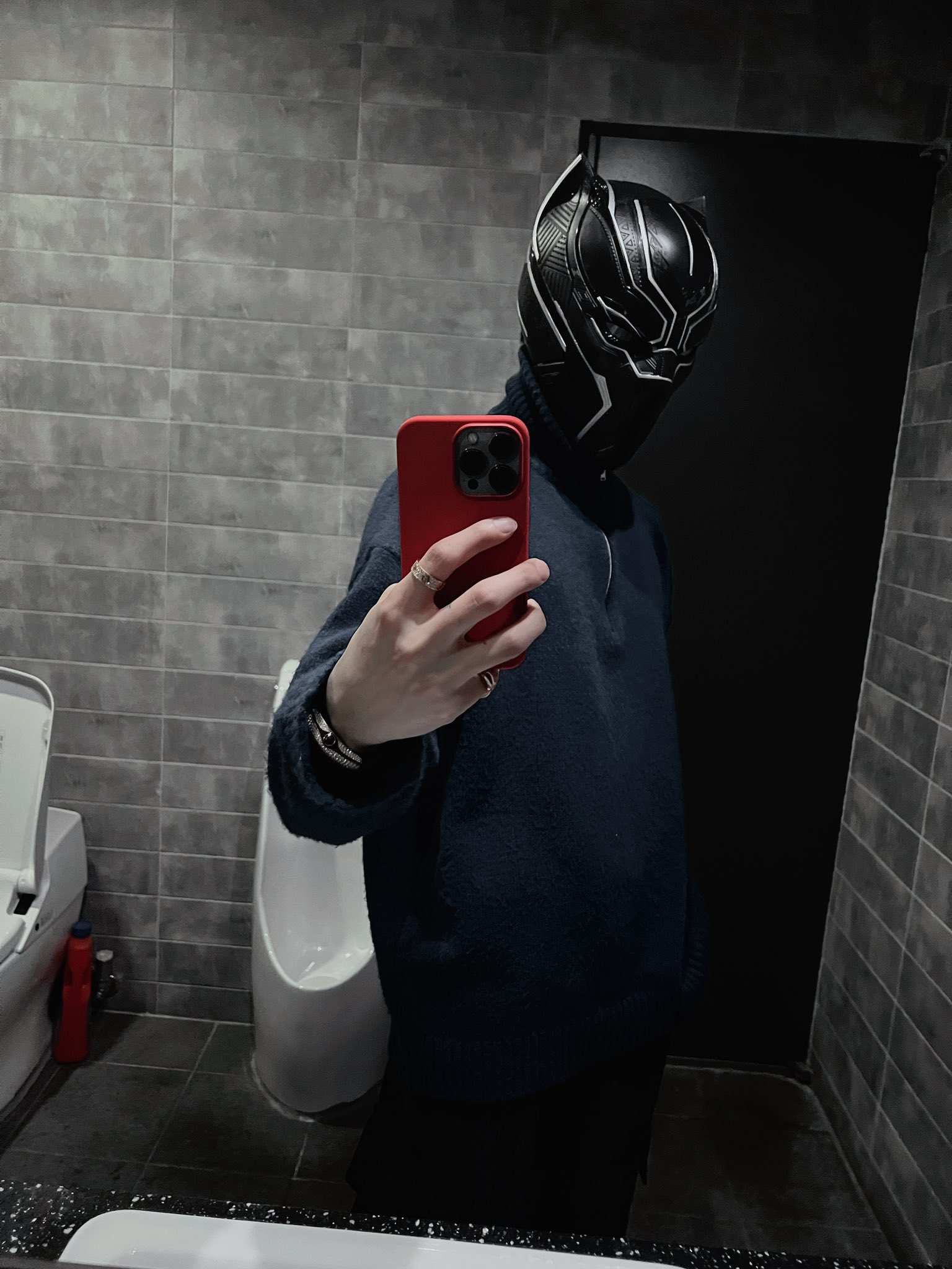 pueng on Twitter: "#WheelsUp #bambam @BamBam1A น่ารักจังเพิ่งเห็นว่าใช้สีแดงแต่เราตอนมีตนี้เอง😋😋 ...