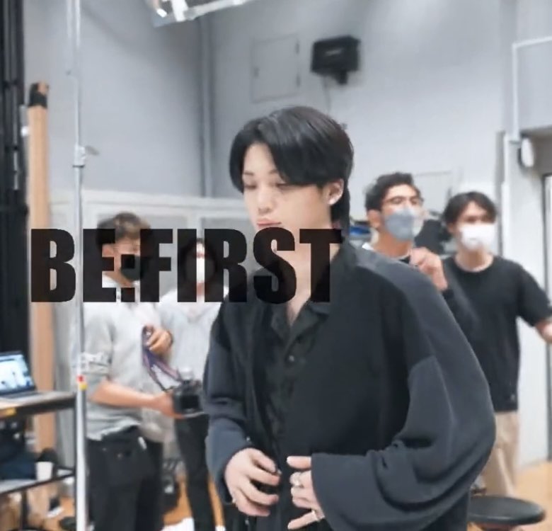 ratoton.🧢ﾋﾞﾊﾞﾗﾛｯｸはじめましてBE:FIRSTです on Twitter: "シュントカッコよ😭 てか服めちゃかっこいい #SHUNTO https://t.co ...