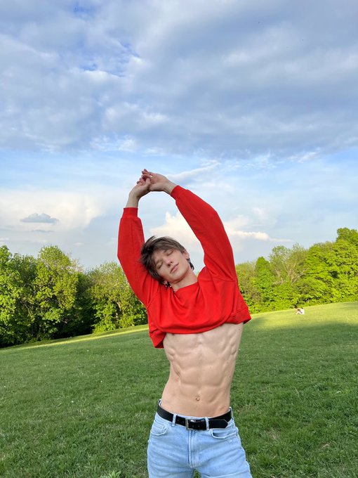 TW Pornstars - Andrii Levchenko. Pictures and videos from Twitter.