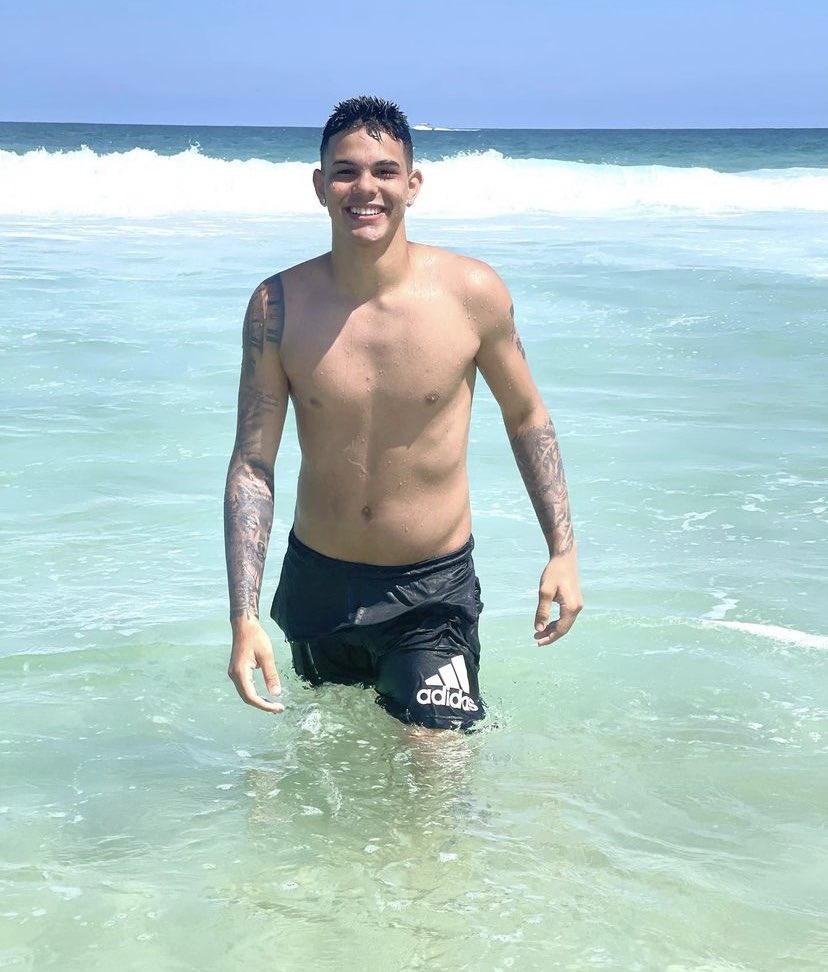 Bananas Famosas🍌 on Twitter: "Suposto nude do Victor melo https://t.co/QO6VUpcu3R" / Twitter