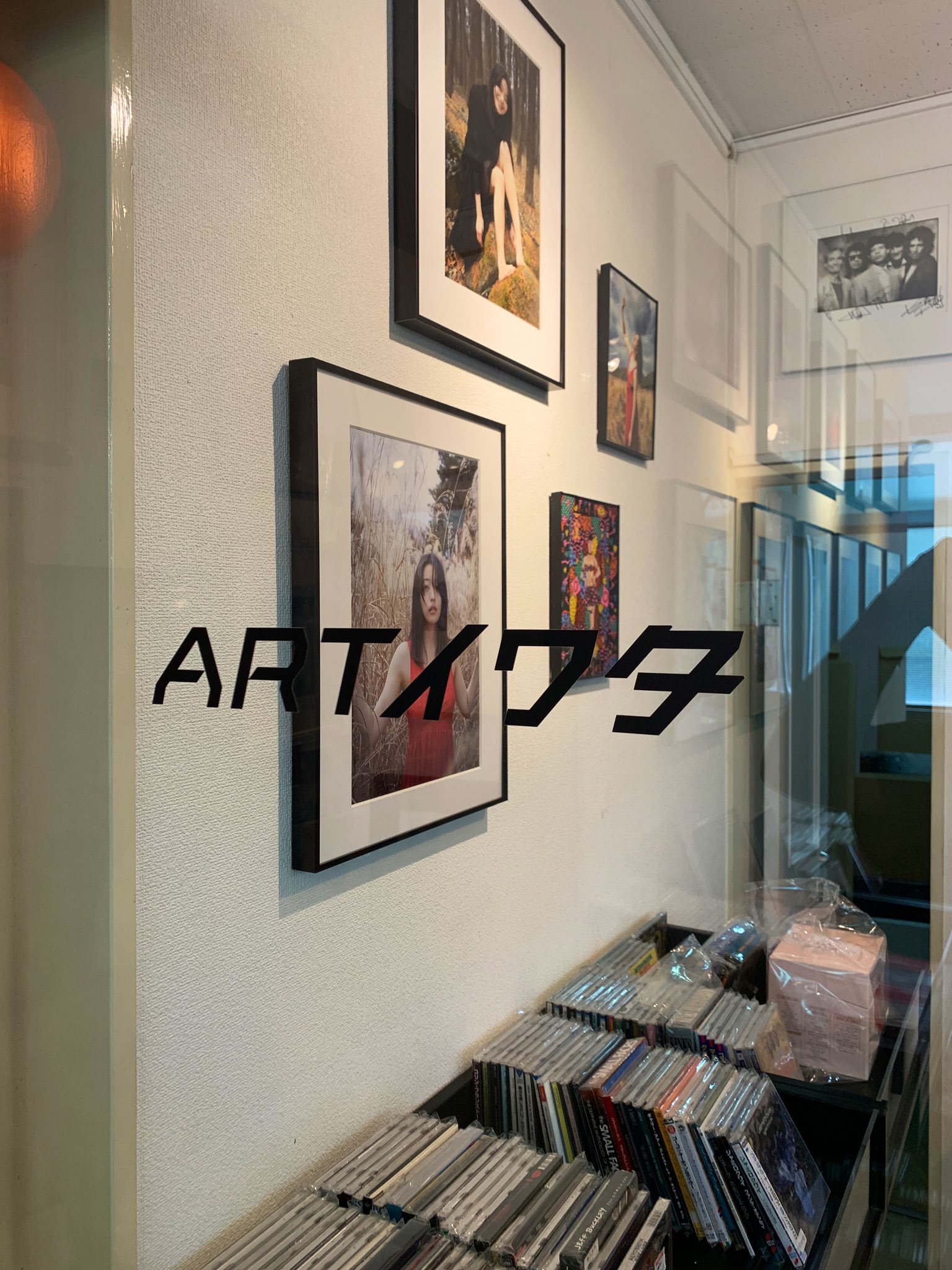 Kenele Books|ケンエレブックス On Twitter 【はじまりました】 神保町・artイワタにて、『天国 Heaven』刊行記念展‼️ 初日14日は、13時半~16時半頃に